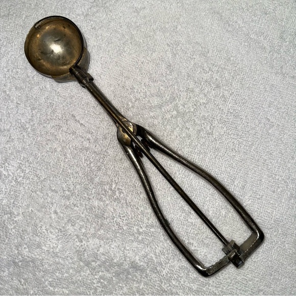 Hamilton Beach | Kitchen | Vintage Hamilton Beach No 3 Ice Cream Scoop ...